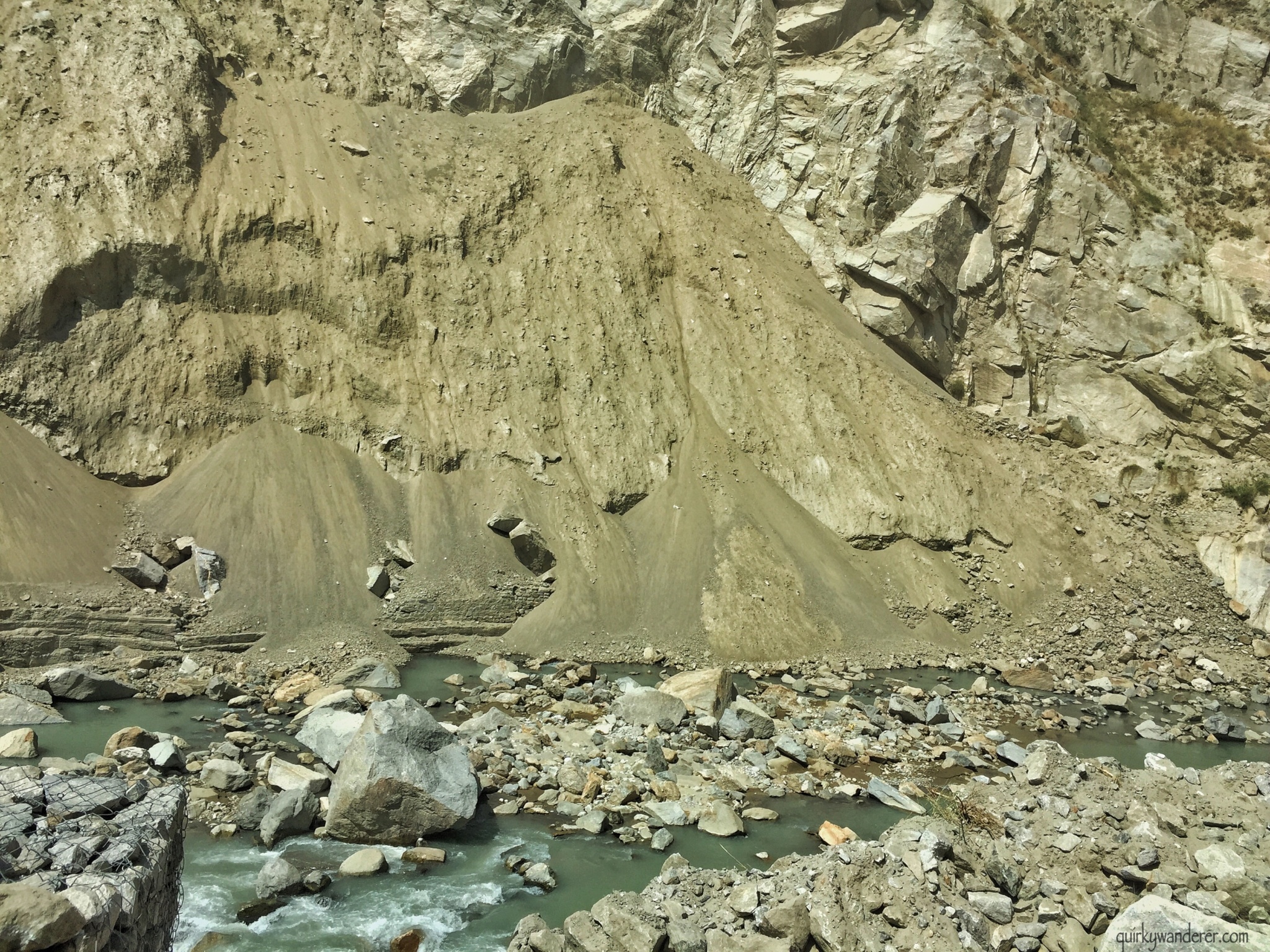 NH 22: One of the deadliest roads in the world - Quirky Wanderer