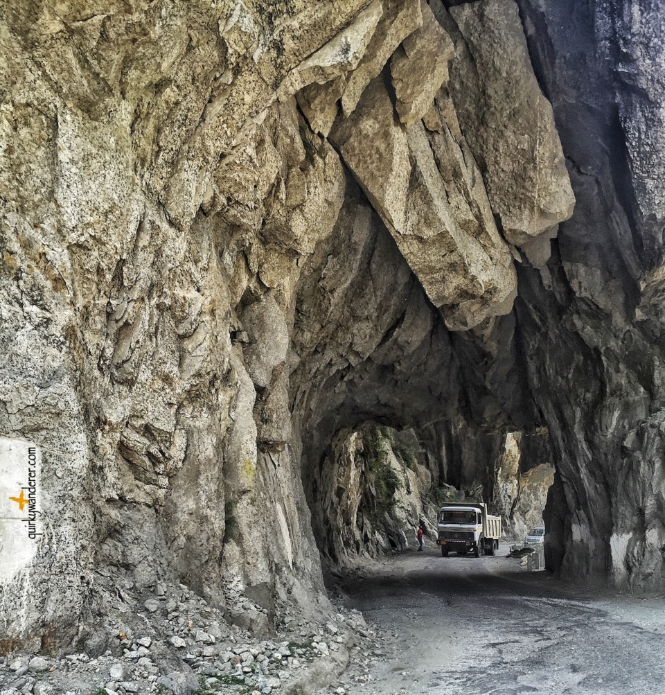 NH 22: One of the deadliest roads in the world - Quirky Wanderer